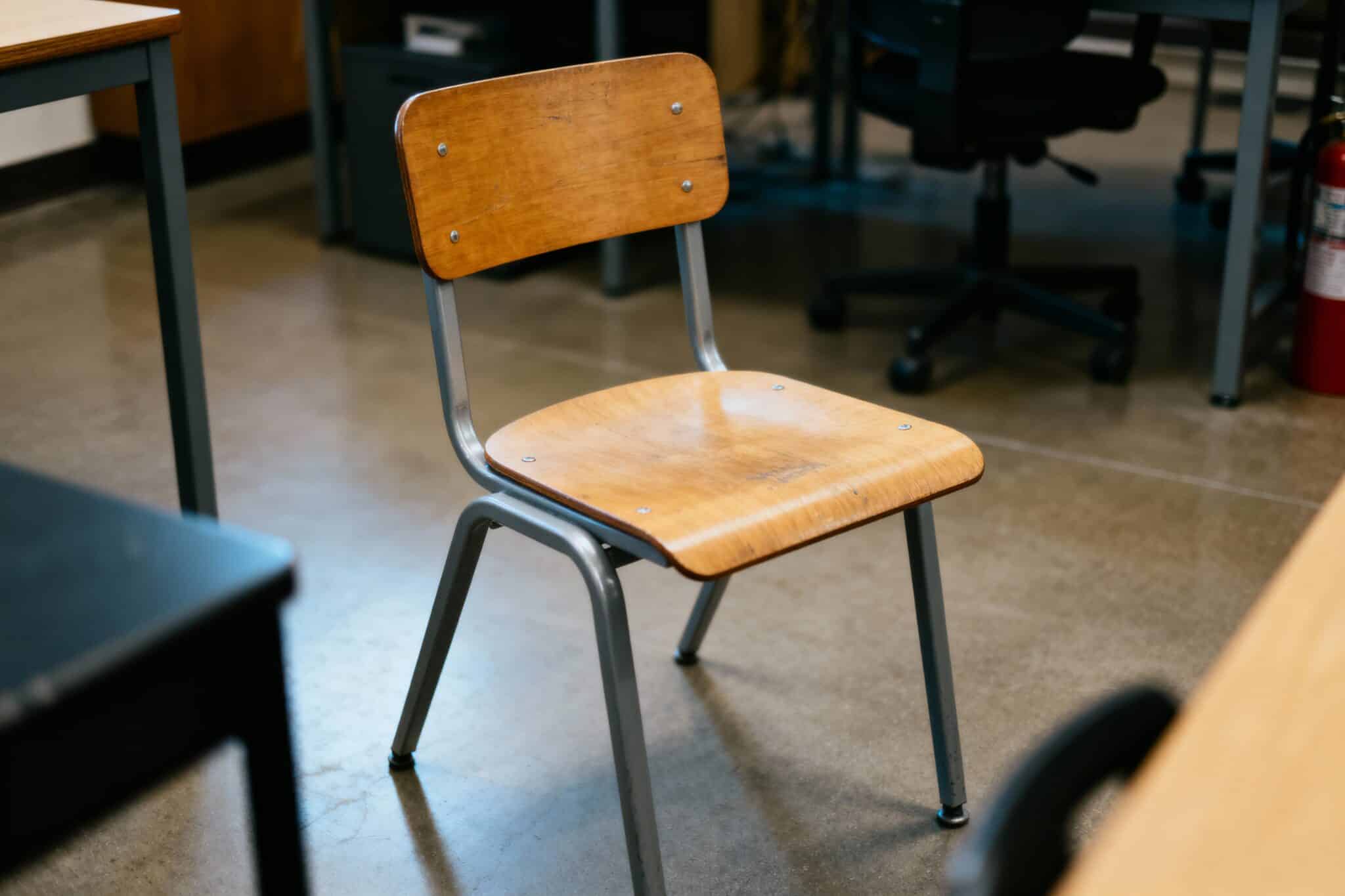 What Makes the Standard Chair Jean Prouvé a Design Icon?
