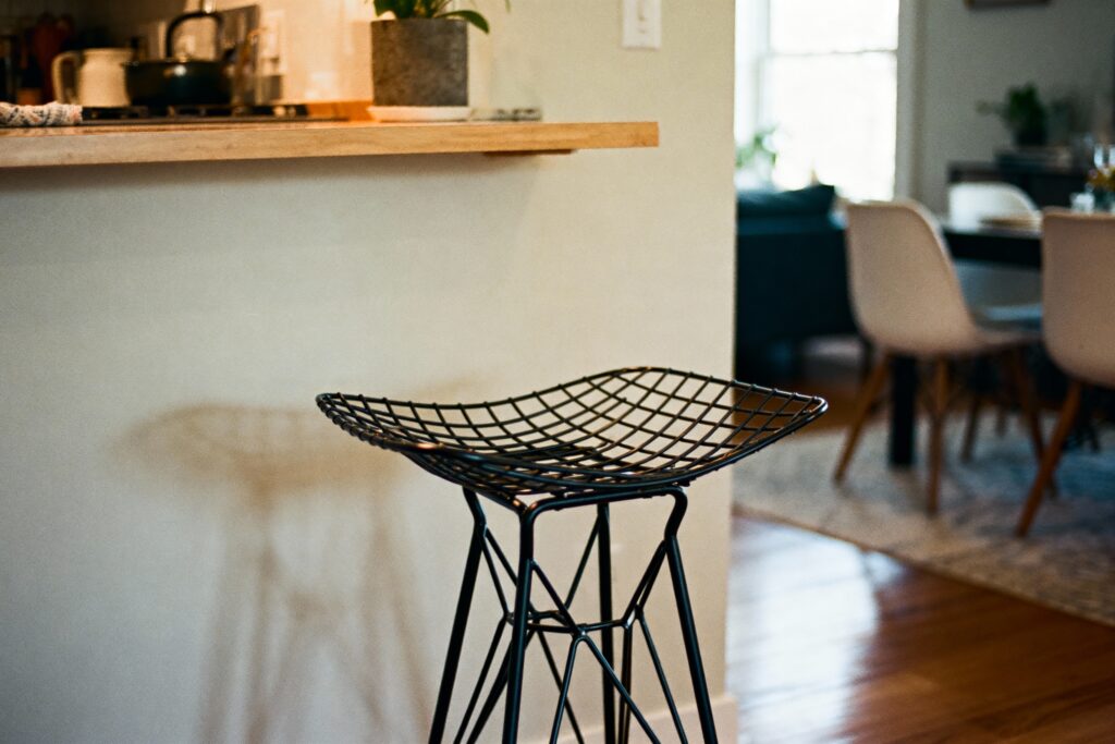 What is the best Bertoia Stool Knoll for your space?